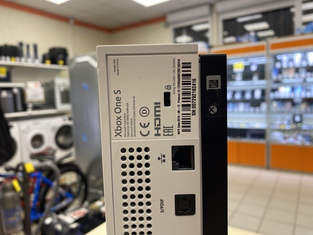 Игровая приставка Microsoft Xbox One S 1 TB (без игр), Б/У, Уценена