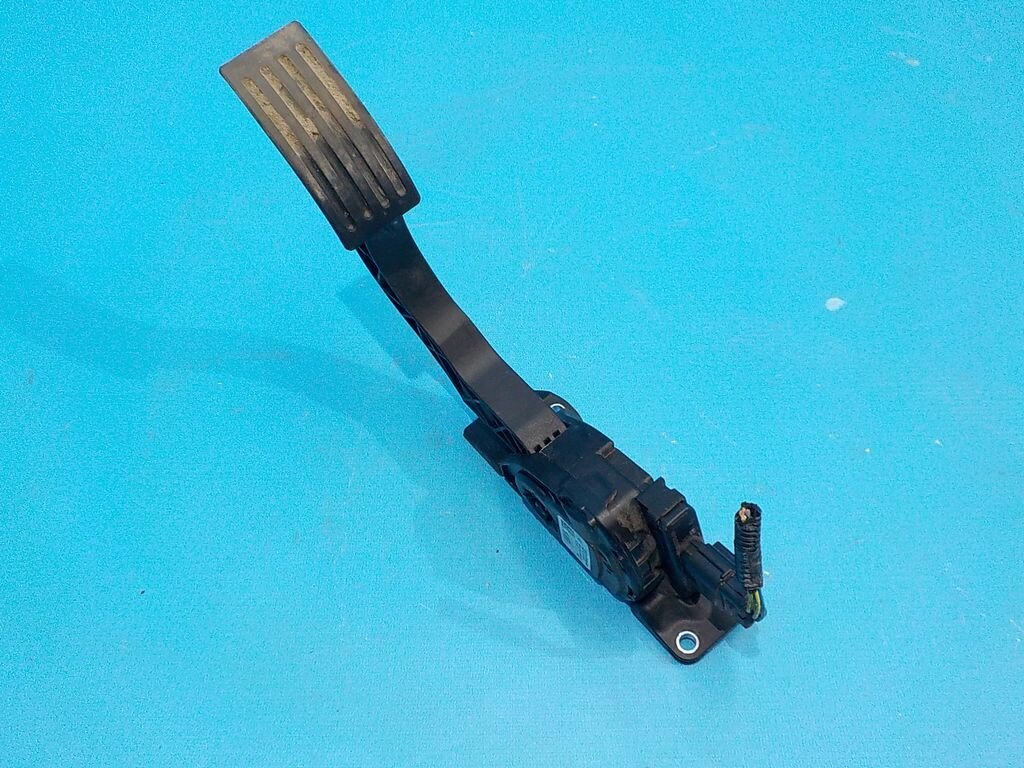 Педаль газа Ford Focus 3 2011-2019 1710214 - Б/У
