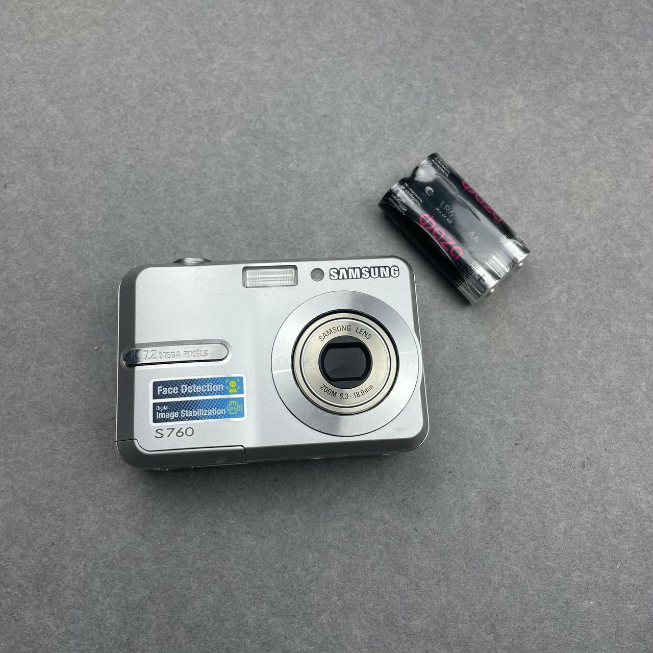 Цифровой компактный фотоаппарат Samsung S760