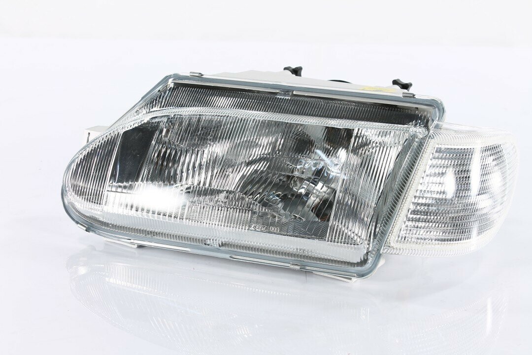 Фара автомобильная 2113-2115 комплект русфар с белыми поворотниками.