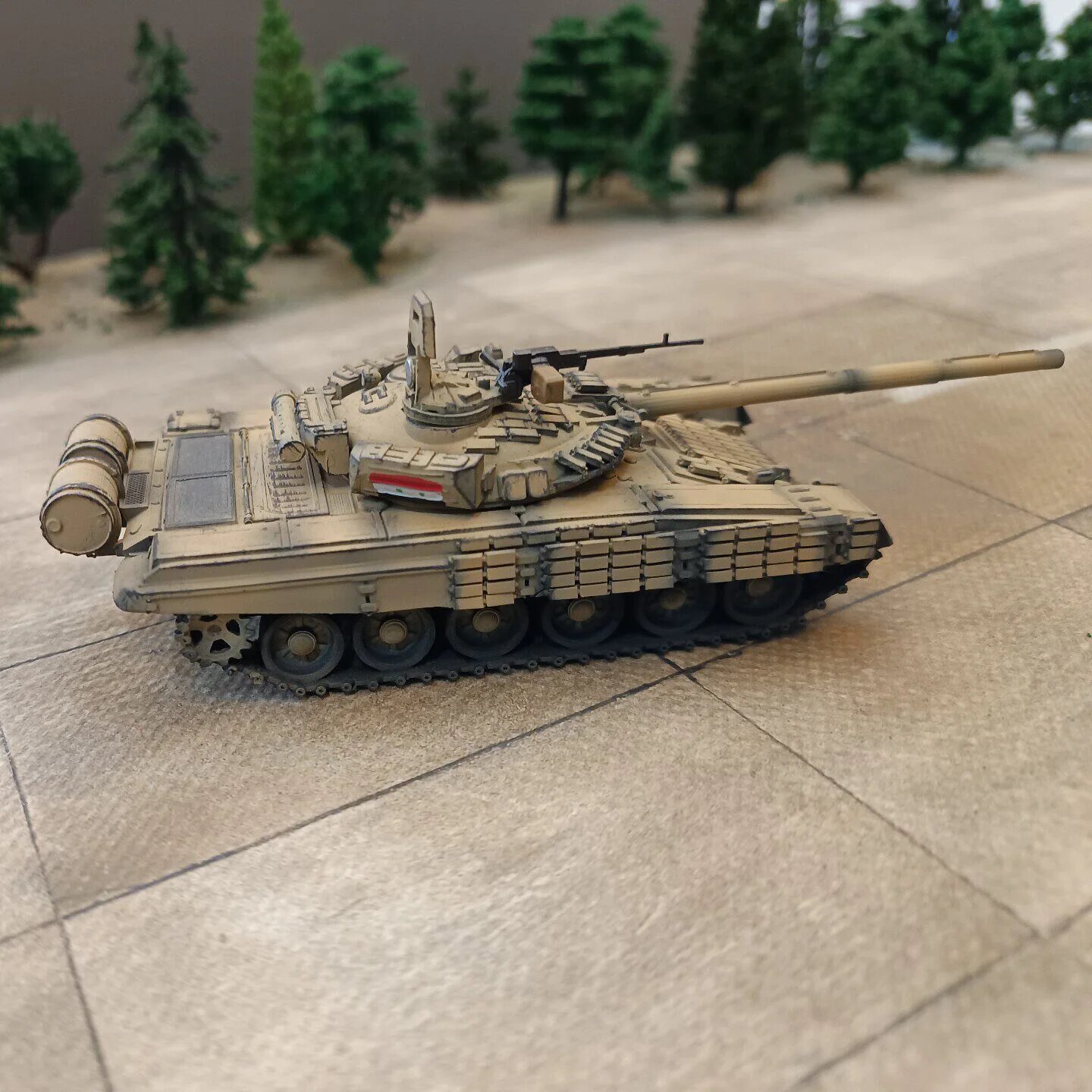 Модель танка Т-72АВ 1/72 пластиковая ручная роспись