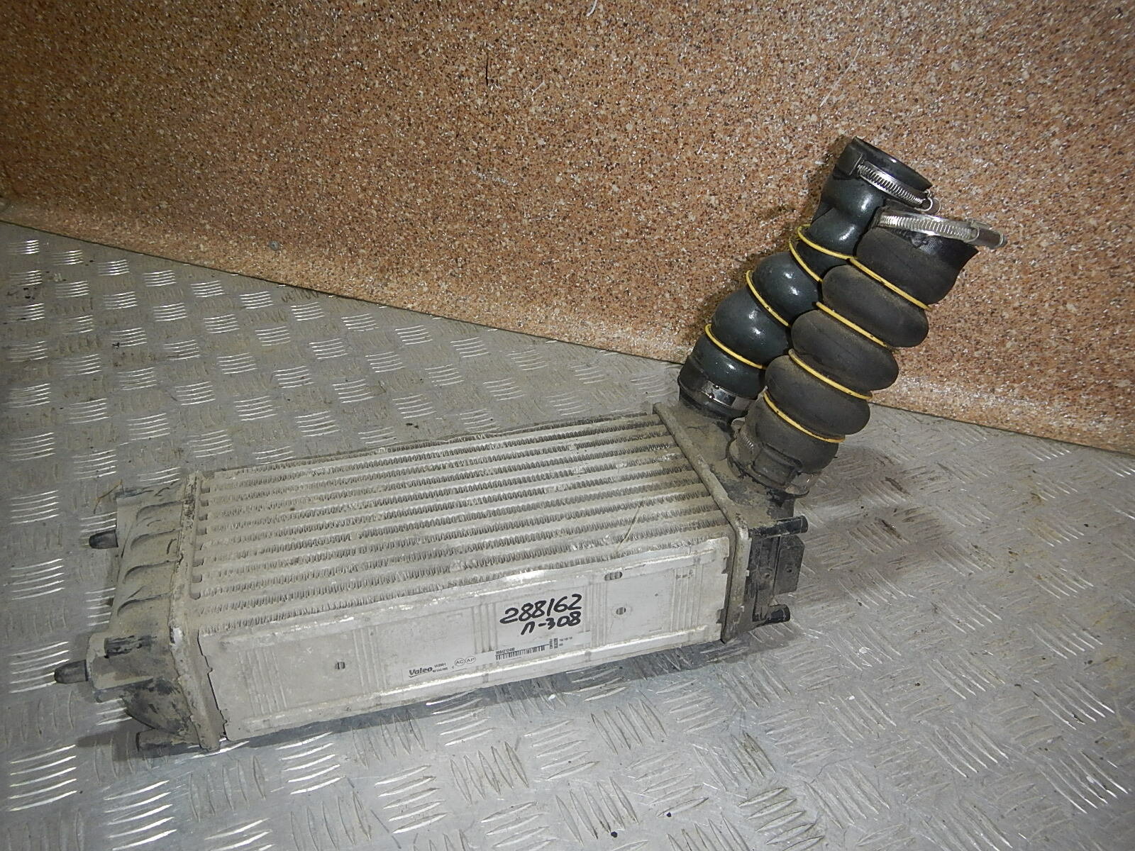 Б/У Интеркулер, Peugeot (Пежо)-408 (12-) PEUGEOT 408 (12-) Без видимых повреждений. 288162 Peugeot-Citroen арт. 0384N9