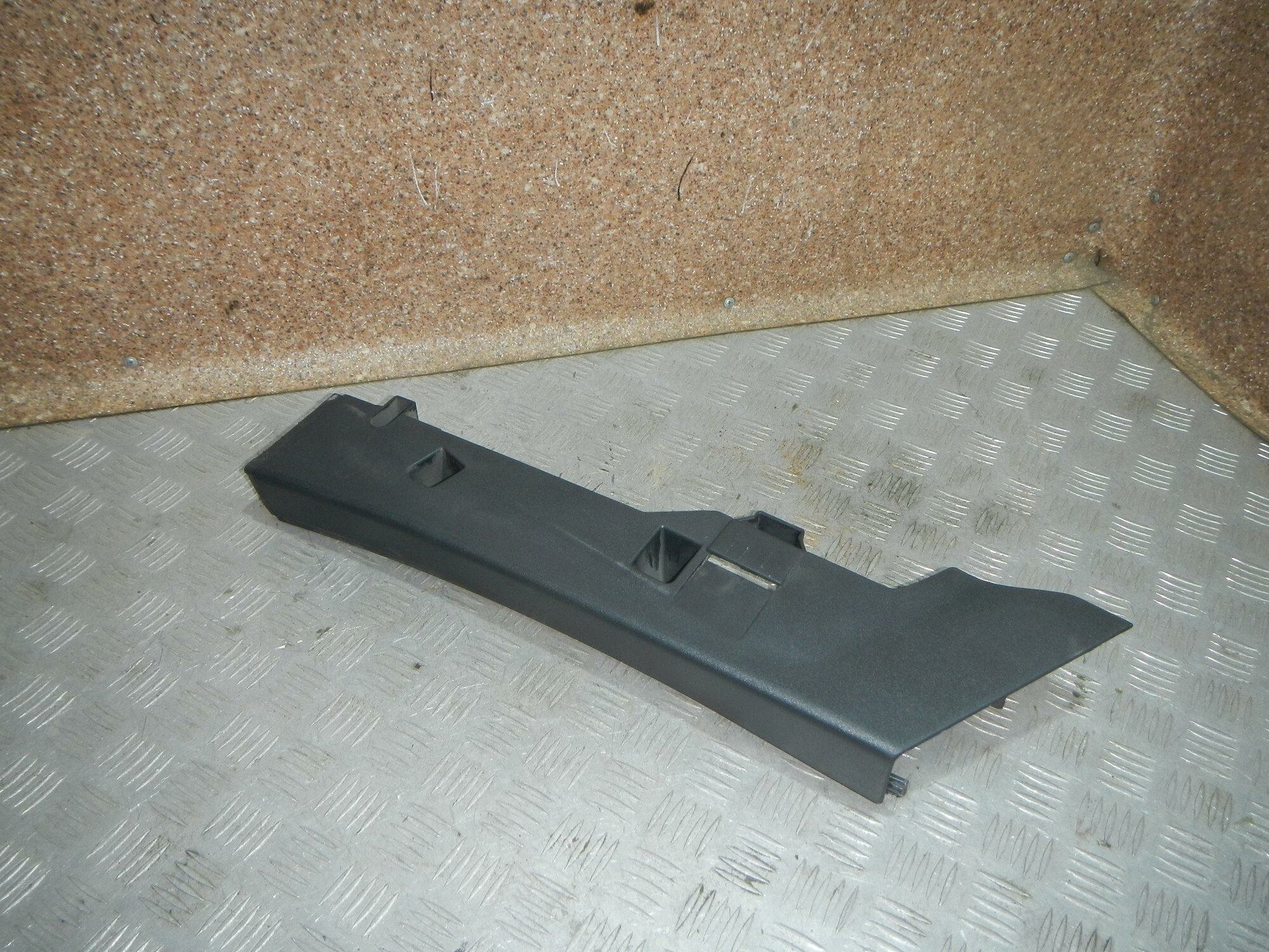 Б/У Обшивка стойки задней левой, Volvo (Вольво)-S40 (04-) VOLVO S40 (04-) Нижняя. Без повреждений. 472081 VOLVO арт. 8663548