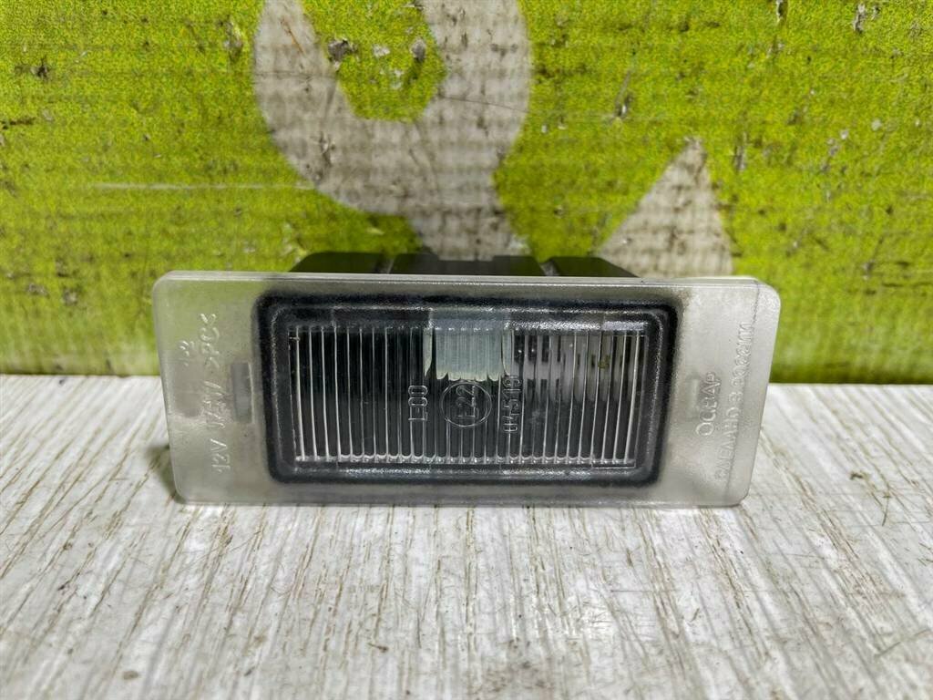 Фонарь подсветки номера LADA VESTA 15-19