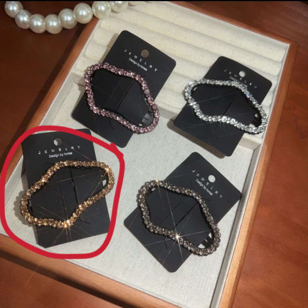 Заколка для волос "Облачная звезда", со стразами, для боковой челки, цвет облачный бриллиантовый