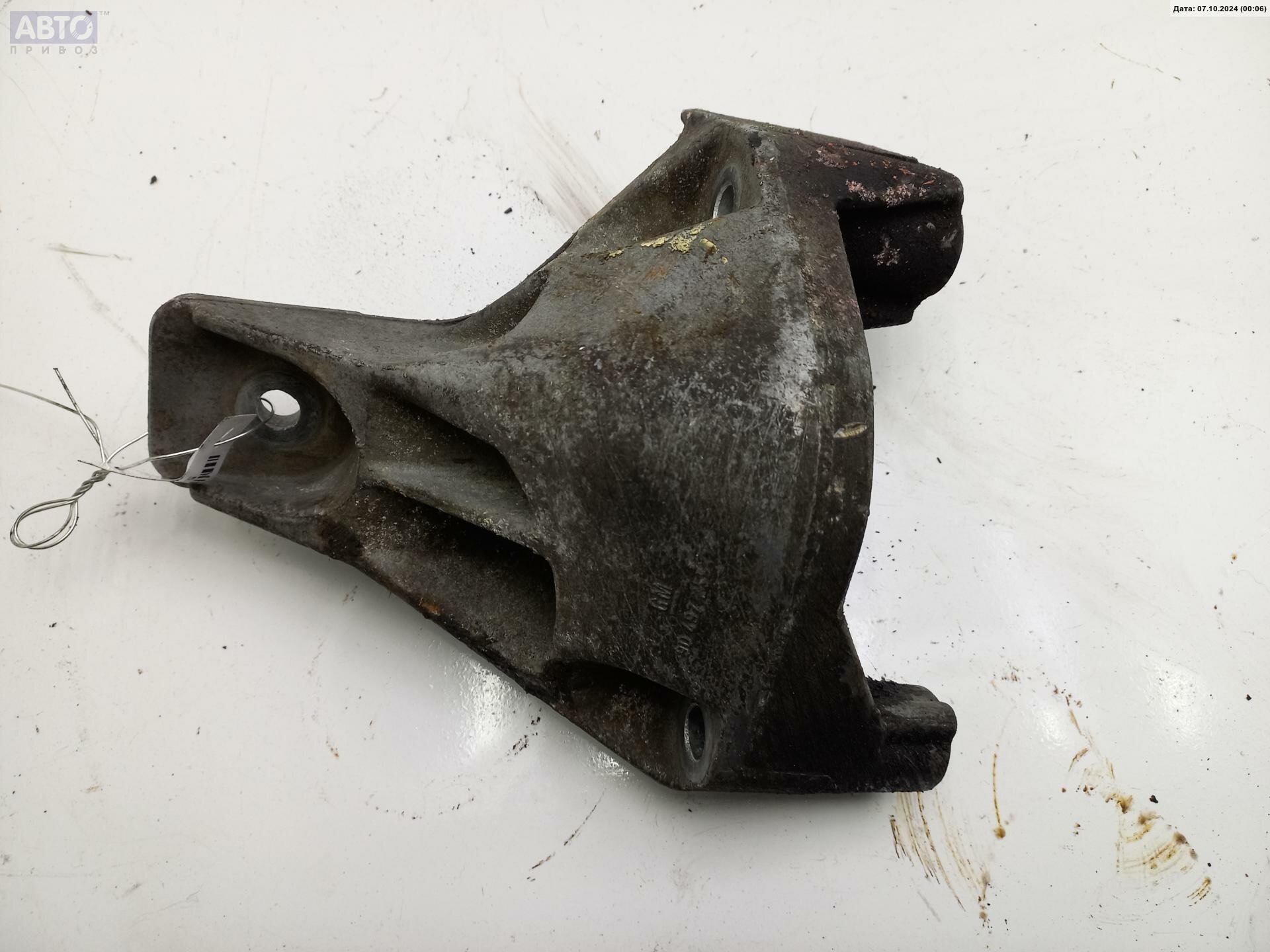 Кронштейн двигателя опорный Opel Vectra B (1995-2002)