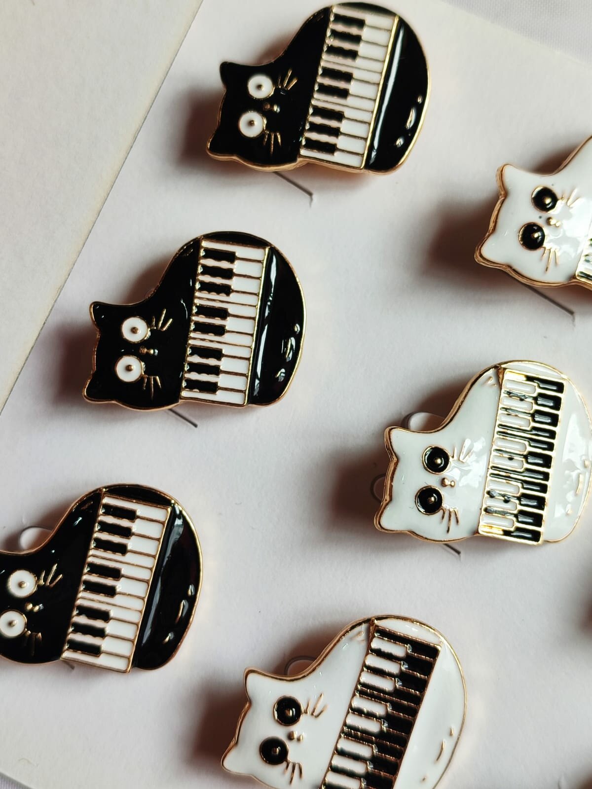 Брошь, эмаль