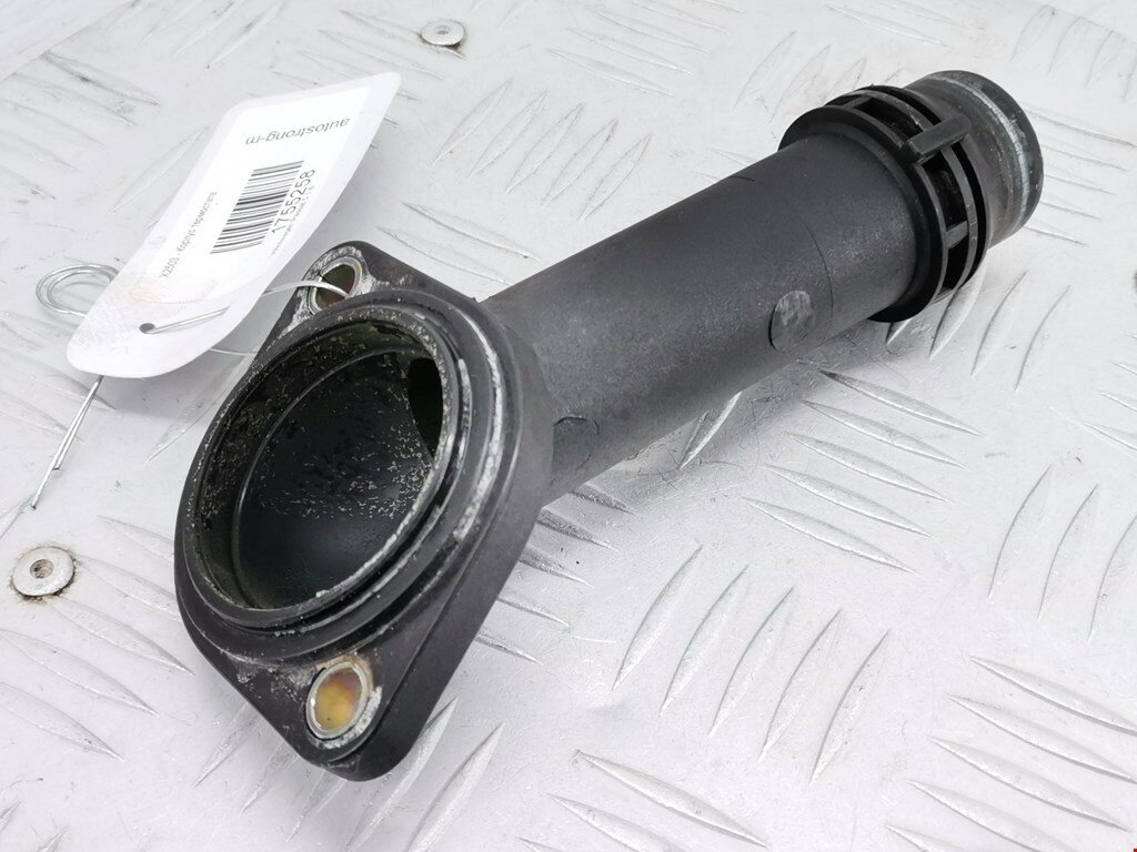 Корпус термостата Volkswagen Passat 5 06B121121L арт. 1755258