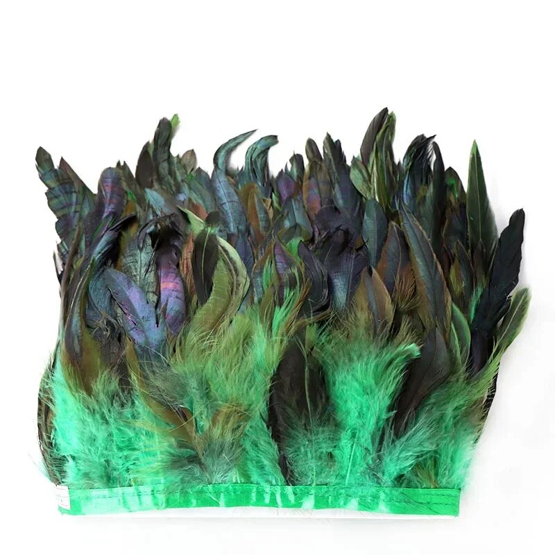 Натуральные окрашенные куриные перья для рукоделия 1 метр Изумрудный, dark green
