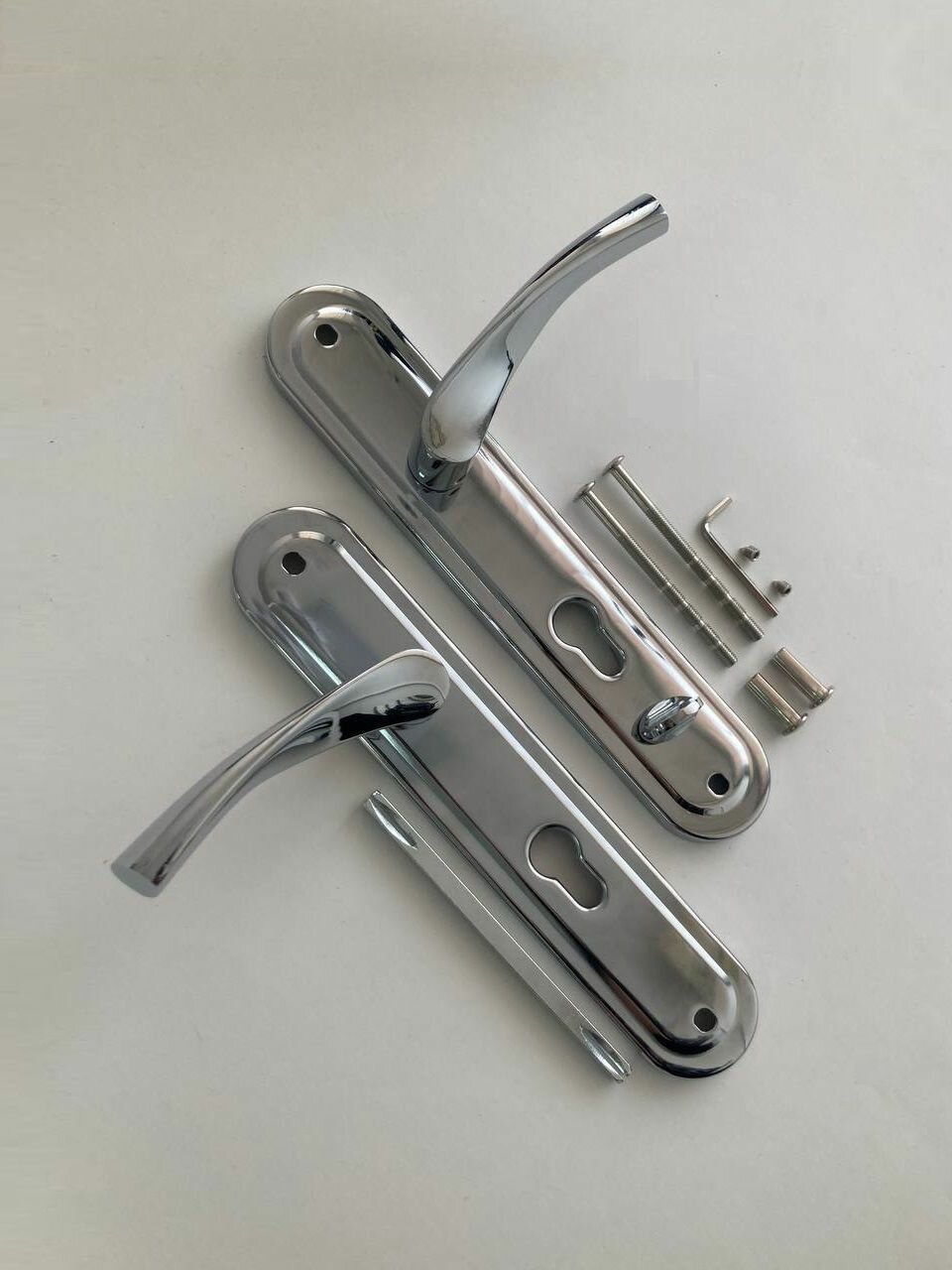 Ручки на планке LEKSA HP-823-L левые хром для замка Apecs T-0523