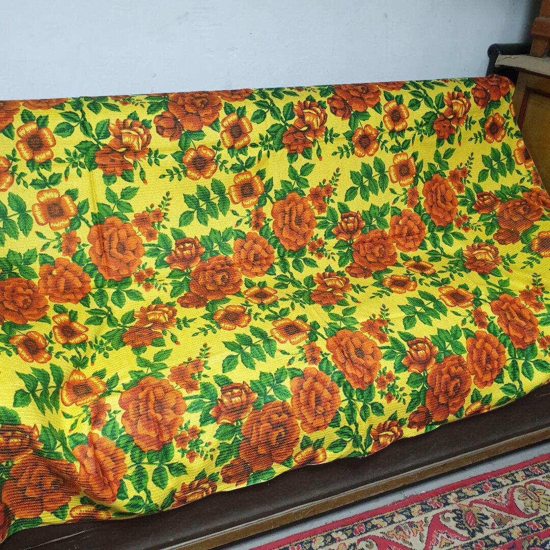Покрывало СССР, крупный цветочный орнамент, 132х200см. Новое.