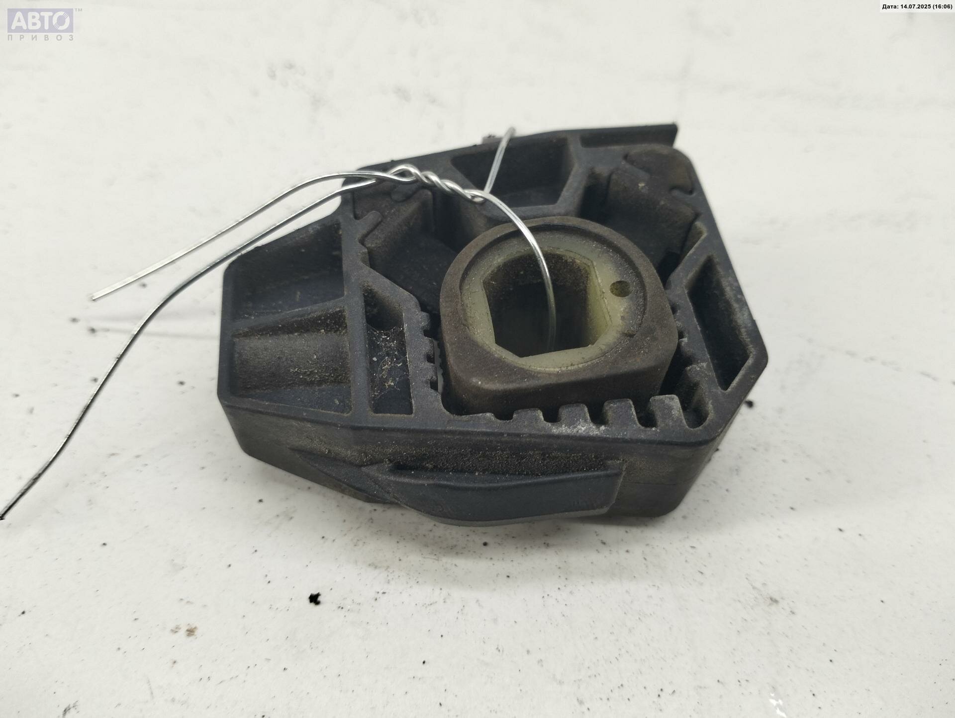 Кронштейн радиатора Volkswagen Polo (2005-2009)