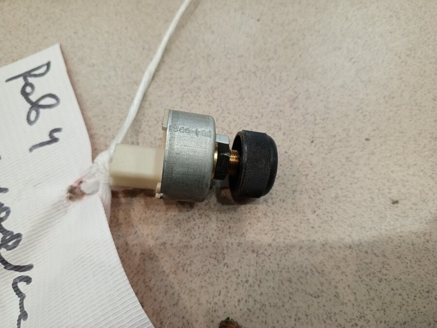 Кнопка освещения панели приборов от Toyota RAV4 2000-2005