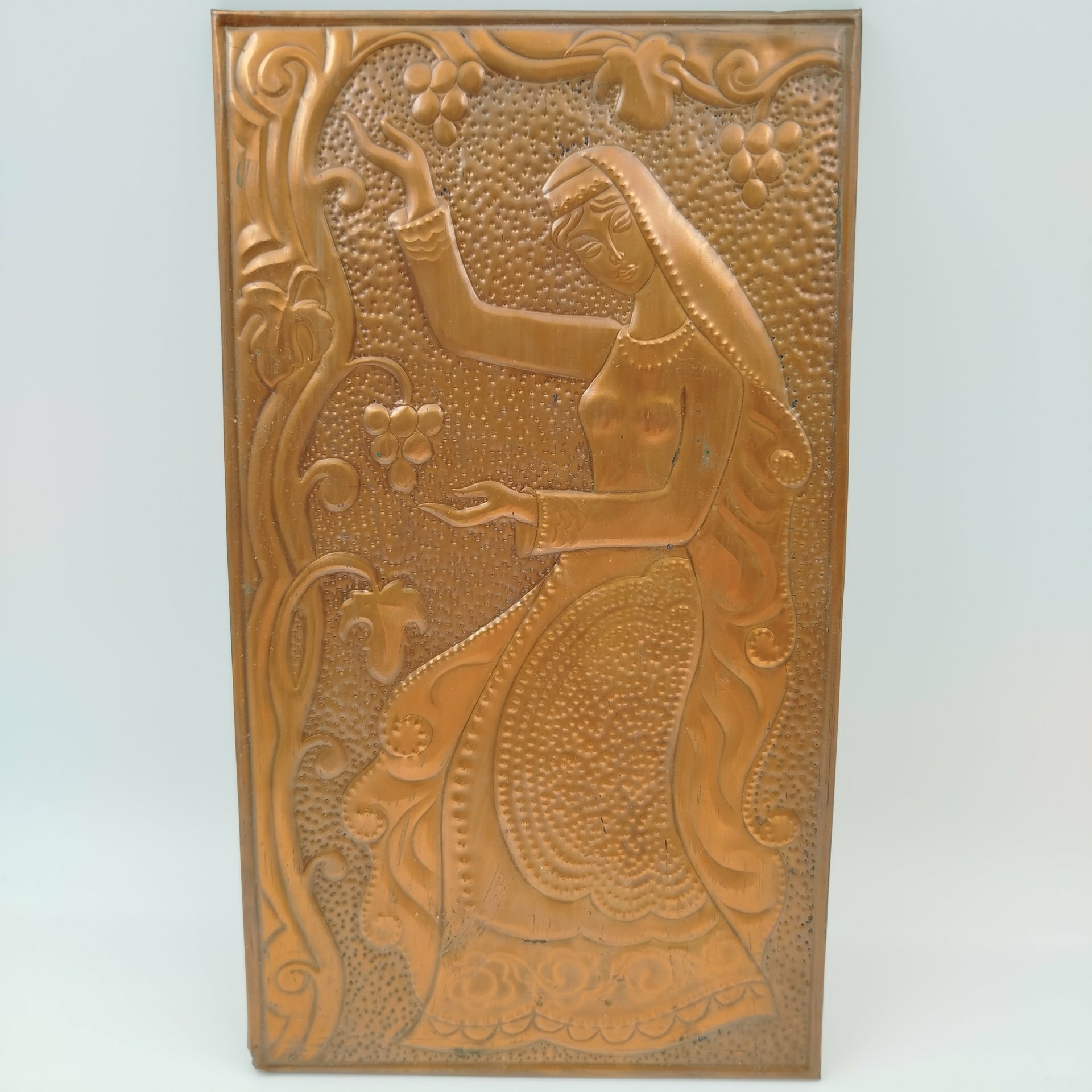 Панно настенное "Горянка", Отрадненская фабрика камнерезных изделий, металл