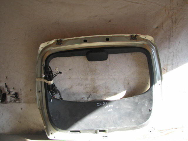 Б/У Обшивка двери багажника, Mazda (Мазда)-3 (BK) (02-09) MAZDA 3 (BK) (02-09) Царапины 62297 MAZDA арт. BPRK68960J02