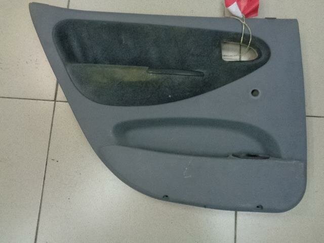 Обшивка двери задней левой от Renault Scenic 1 1996-2003