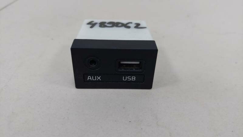 Разъем USB AUX Kia Cerato YD 2013-2020 кат.номер: 96120A7300