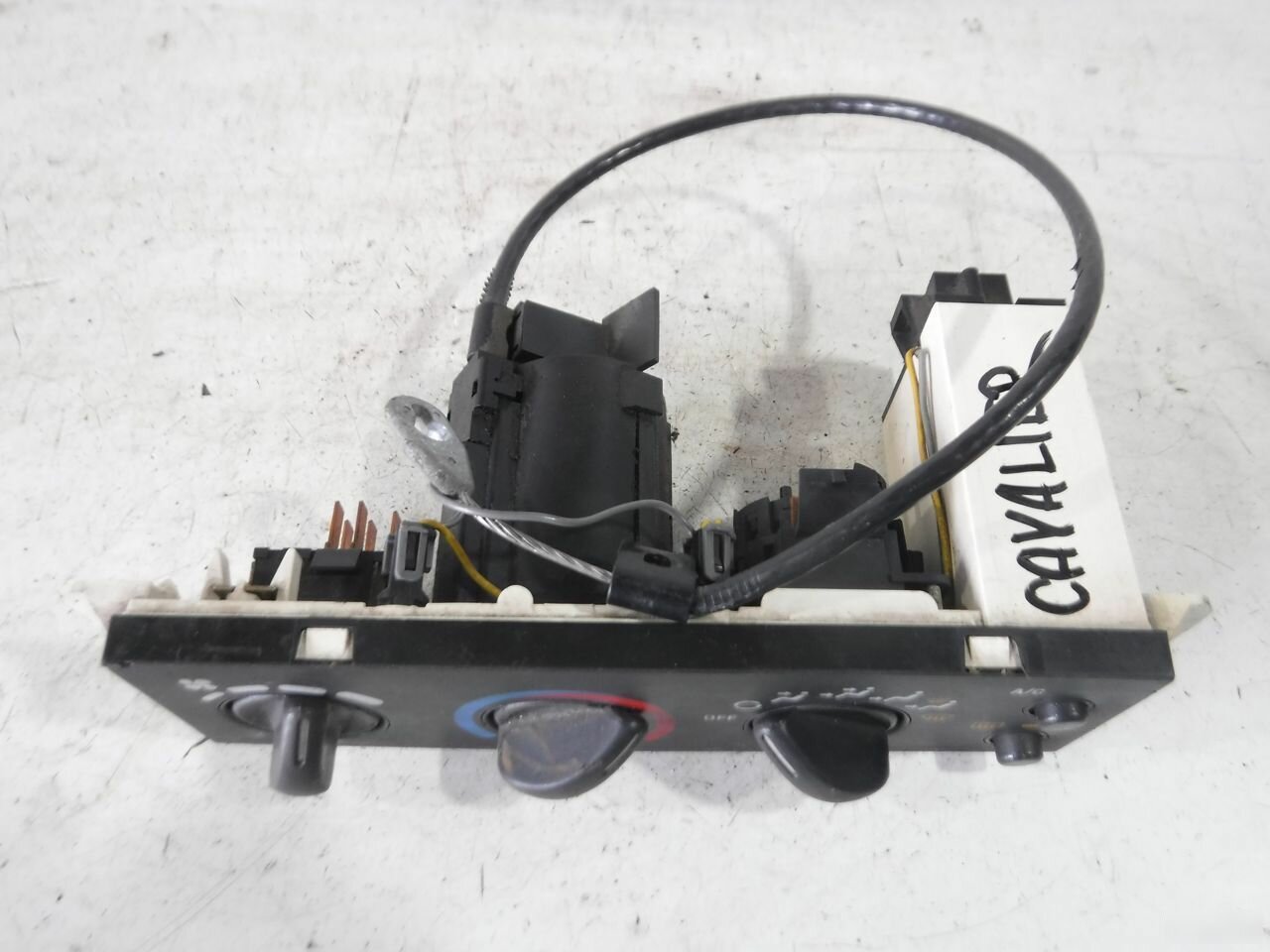 Блок управления отопителем Chevrolet Cavalier III (1995—2005) 09350641