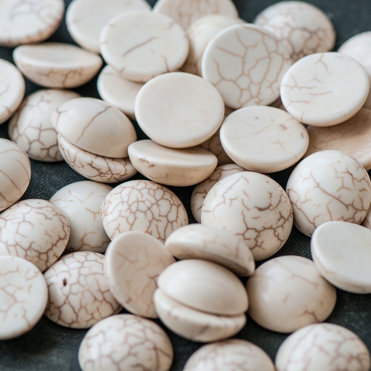 Кабошон Бирюза Синтетическая 10 шт, круглый, цвет античный белый, размер 16x5 мм