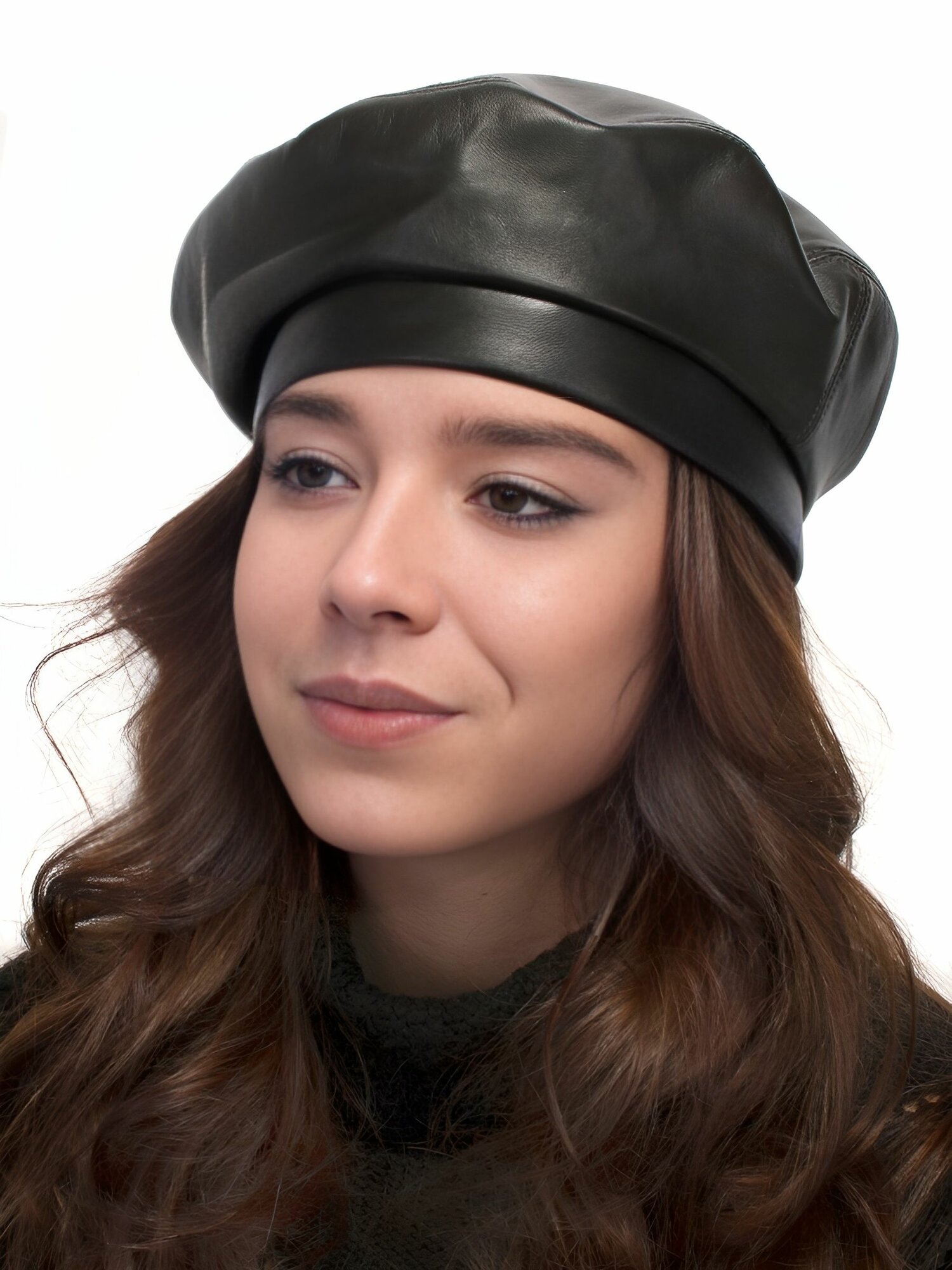 Берет из кожи. Диаметр 26 см. для женщин