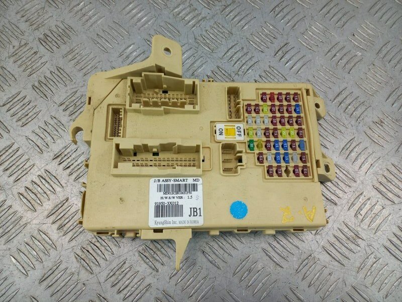 Б/У Блок предохранителей Hyundai Elantra MD / Хендай Элантра MD 1.6 G4FG 132Л.С 2012