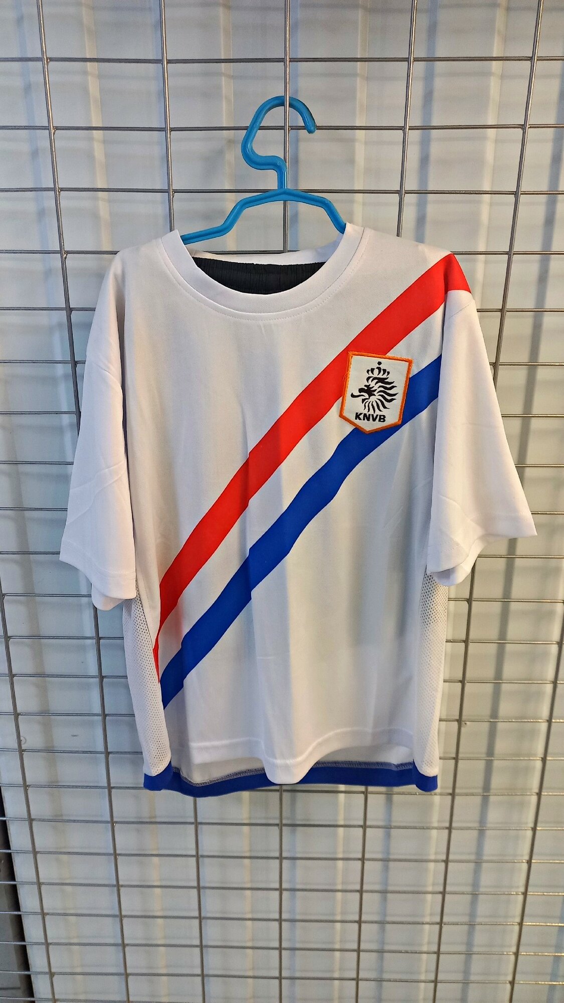 Для футбола cборная Нидерландов размер 24 (на 9-10 лет ) форма (майка + шорты) по футболу Голландии