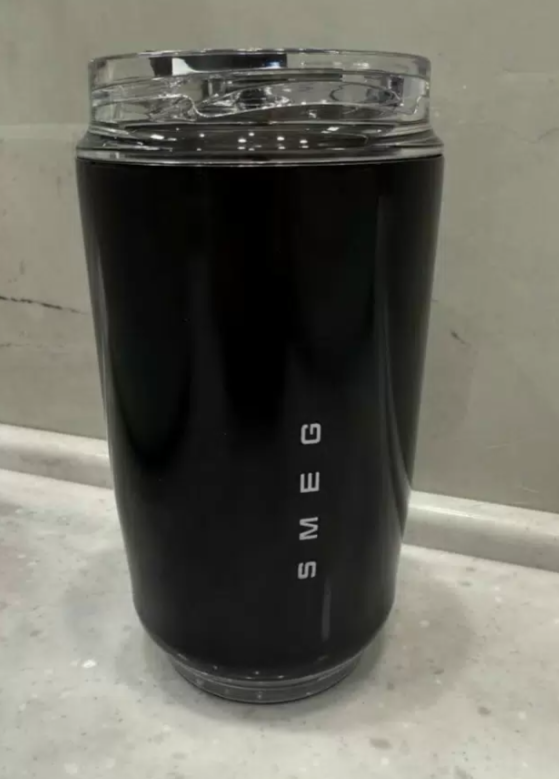 Термокружка Smeg 0.32, чёрная, непроливайка.