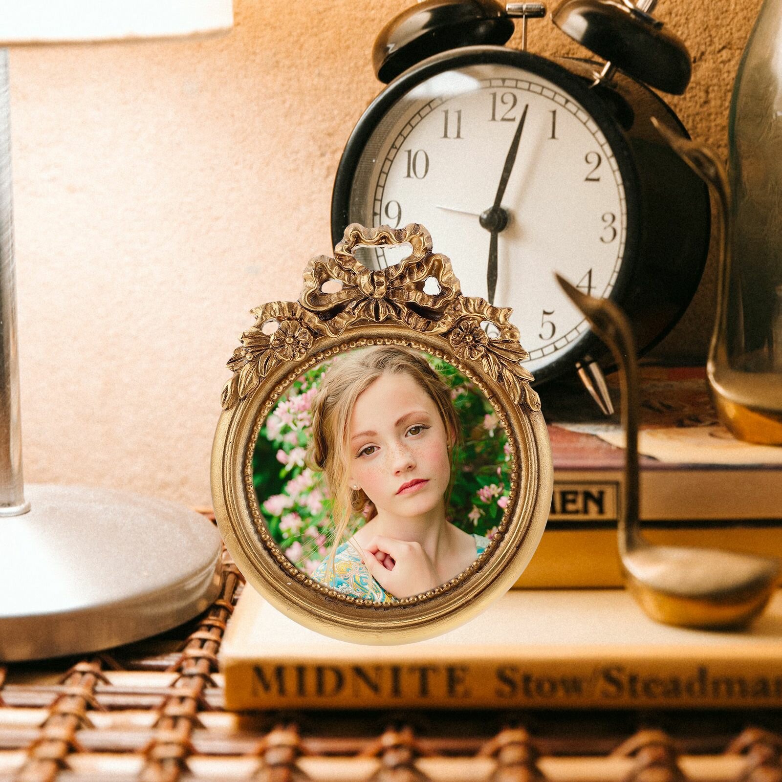 Винтажная Фото рамка Европейского Стиля Из Резины С Золотым Цветом 11.50X9.50X1.50Cm