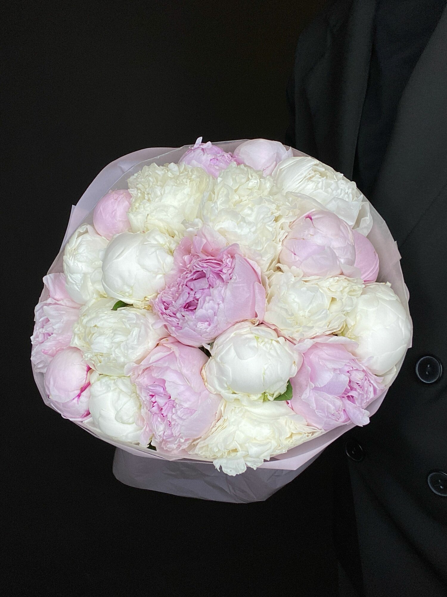 21 пион (пион 21 шт.), высота букета 40 см, ширина букета 20 см