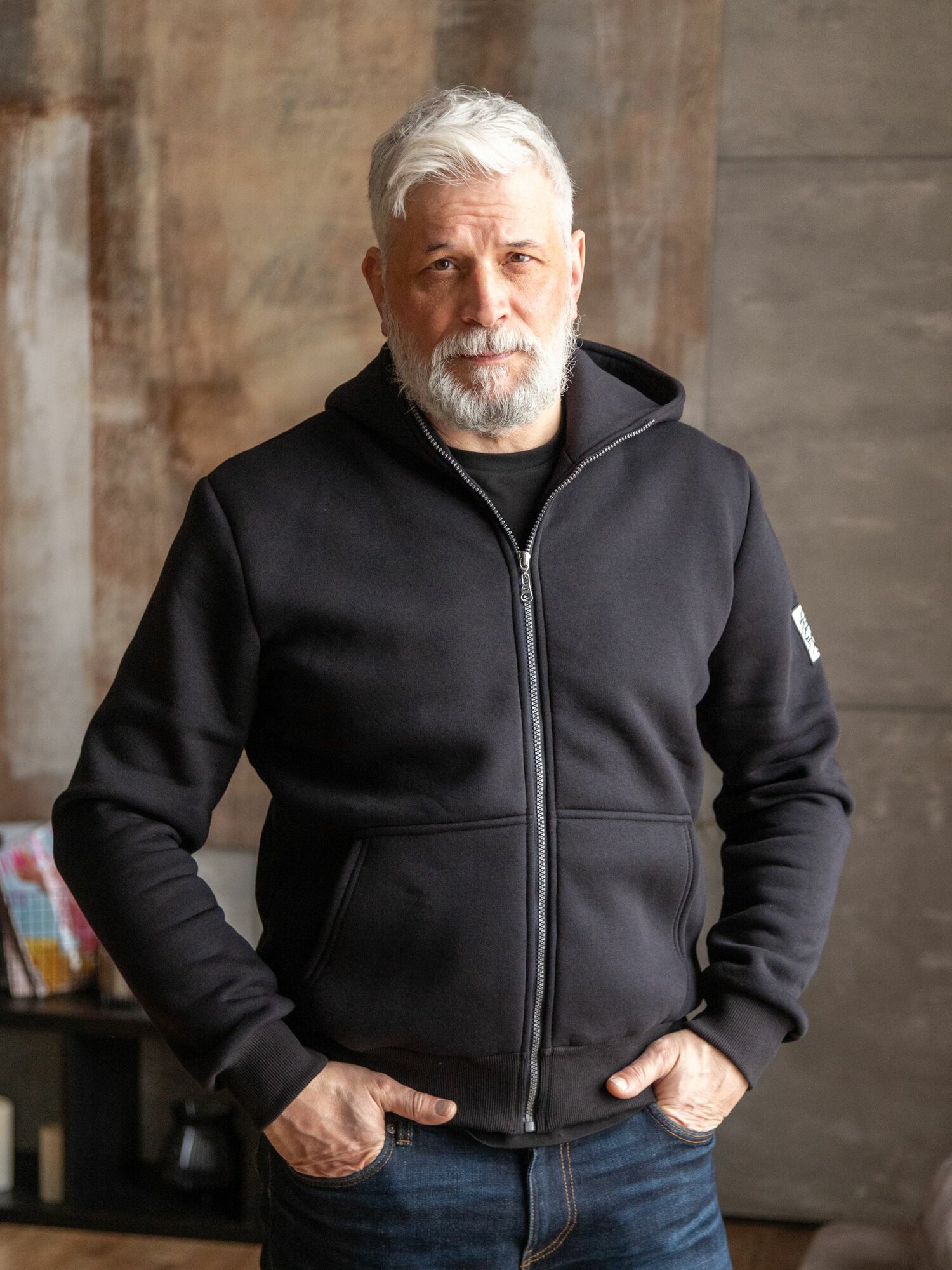 Толстовка спортивная