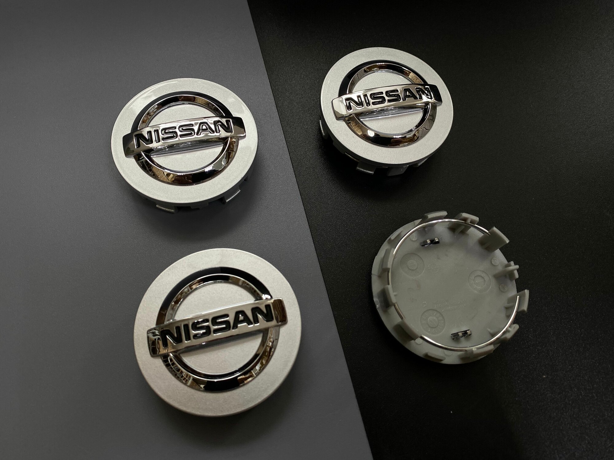 Заглушки диска Ниссан/Колпачки для диска Nissan 54/50/10мм, серебристый (комплект 4 шт) C7042K54