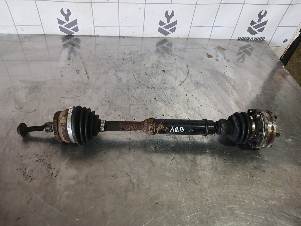 Полуось передняя левая VW Passat B5 96-00