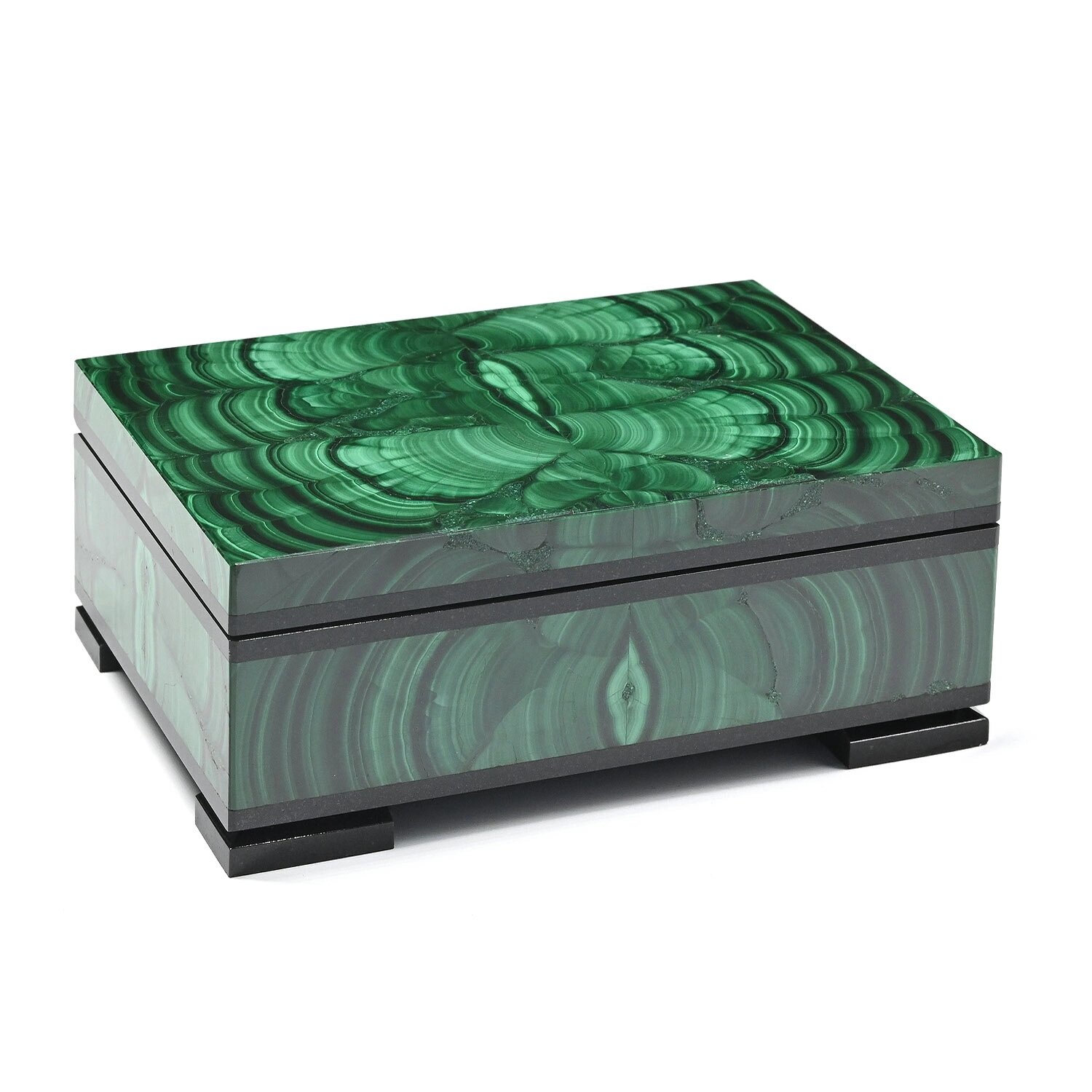 Ларец из малахита для украшений 120*80*45мм .