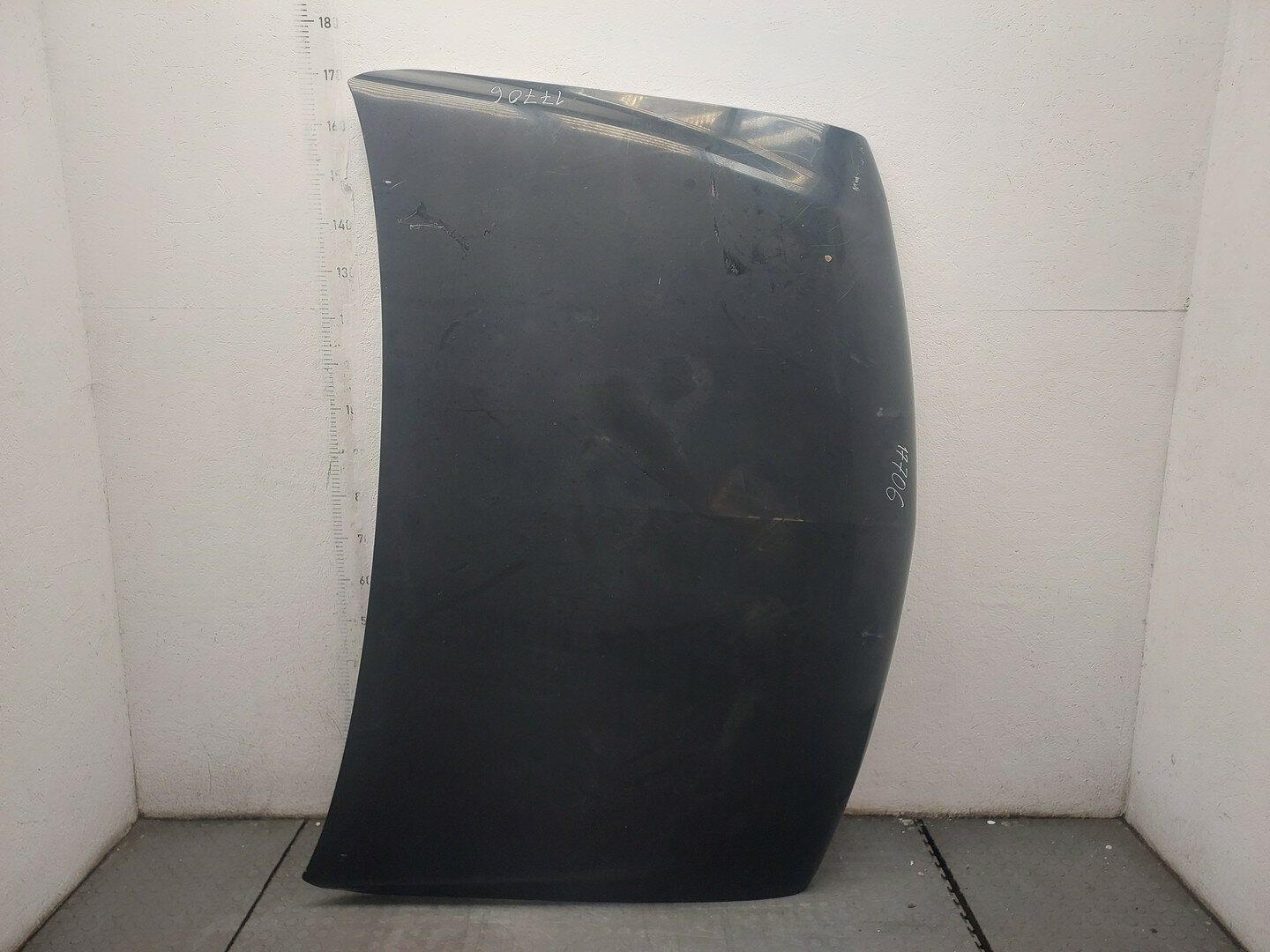 Капот Chevrolet Tahoe Б/У