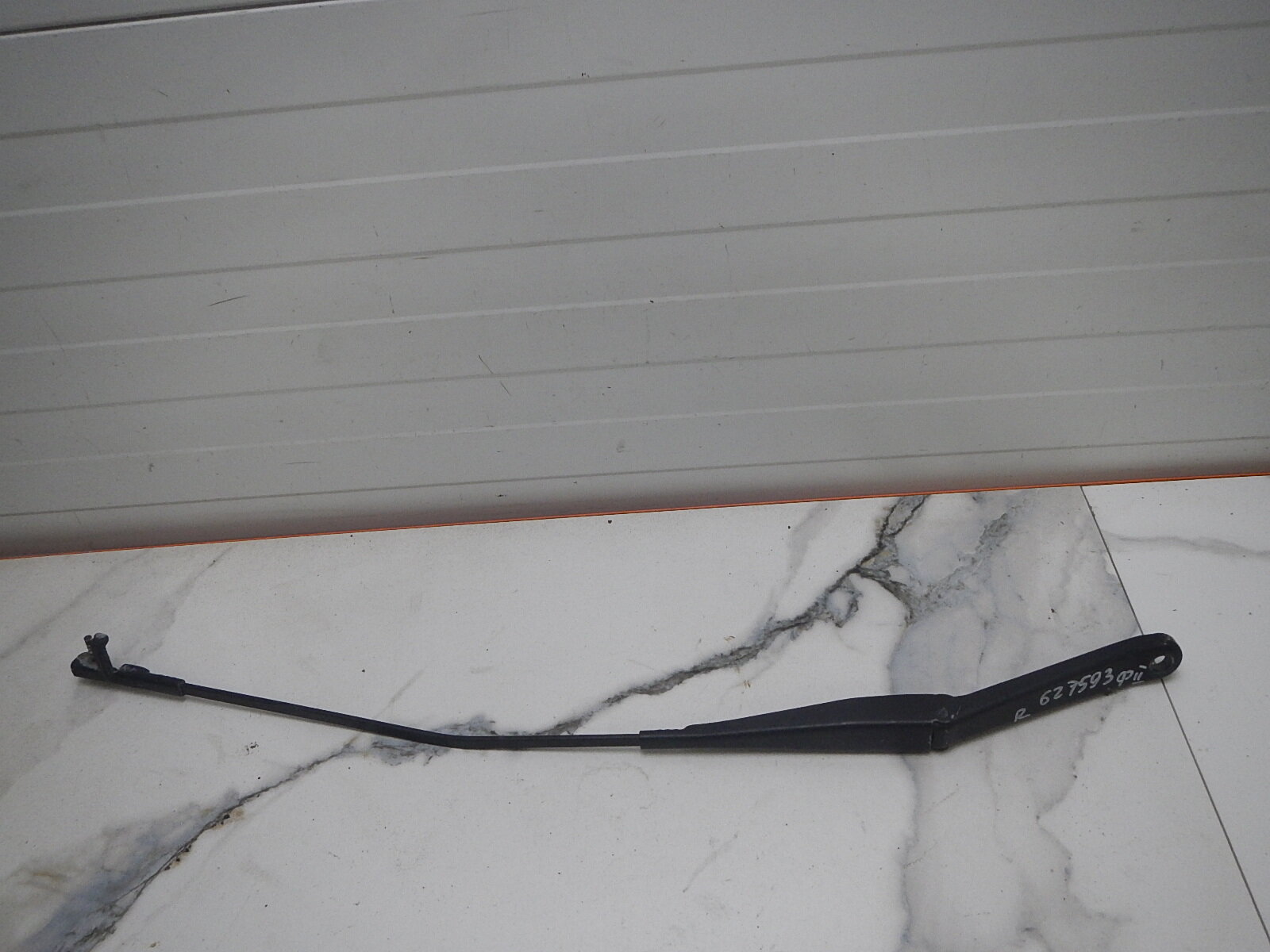 Б/У Поводок стеклоочистителя передний правый, Ford (Форд)-FOCUS 2 (08-11) FORD FOCUS 2 (08-11) Царапины, сколы. 627593 F...
