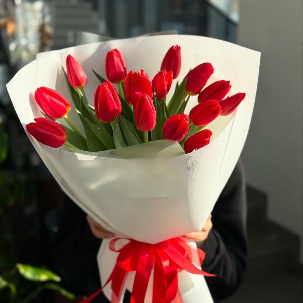 Букет DIVAFLORA "Тюльпаны", живые цветы, высота 50 см, 15 шт, красные
