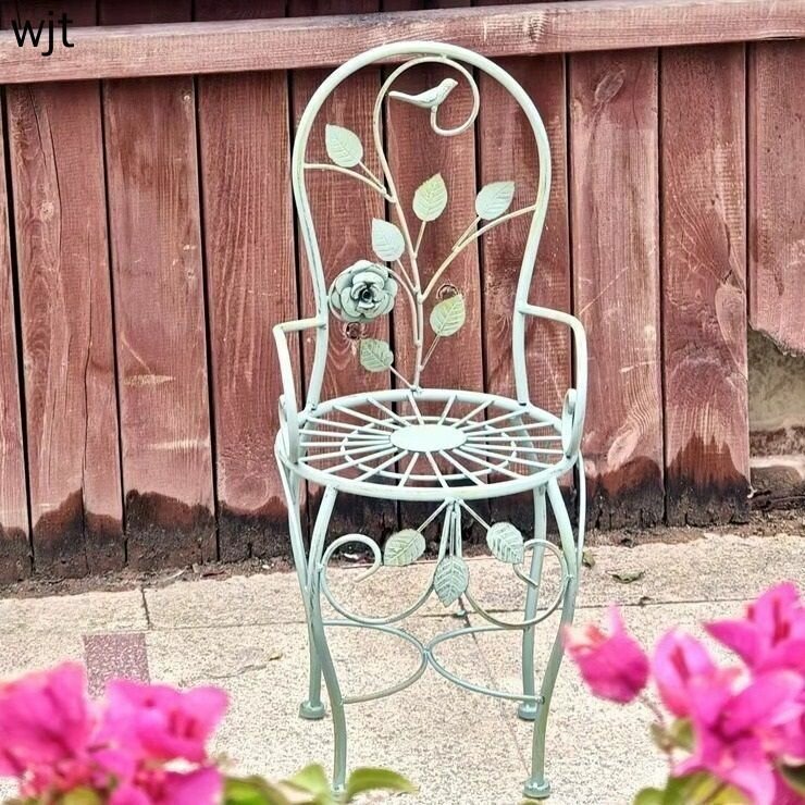 Эксклюзивный стул для сада