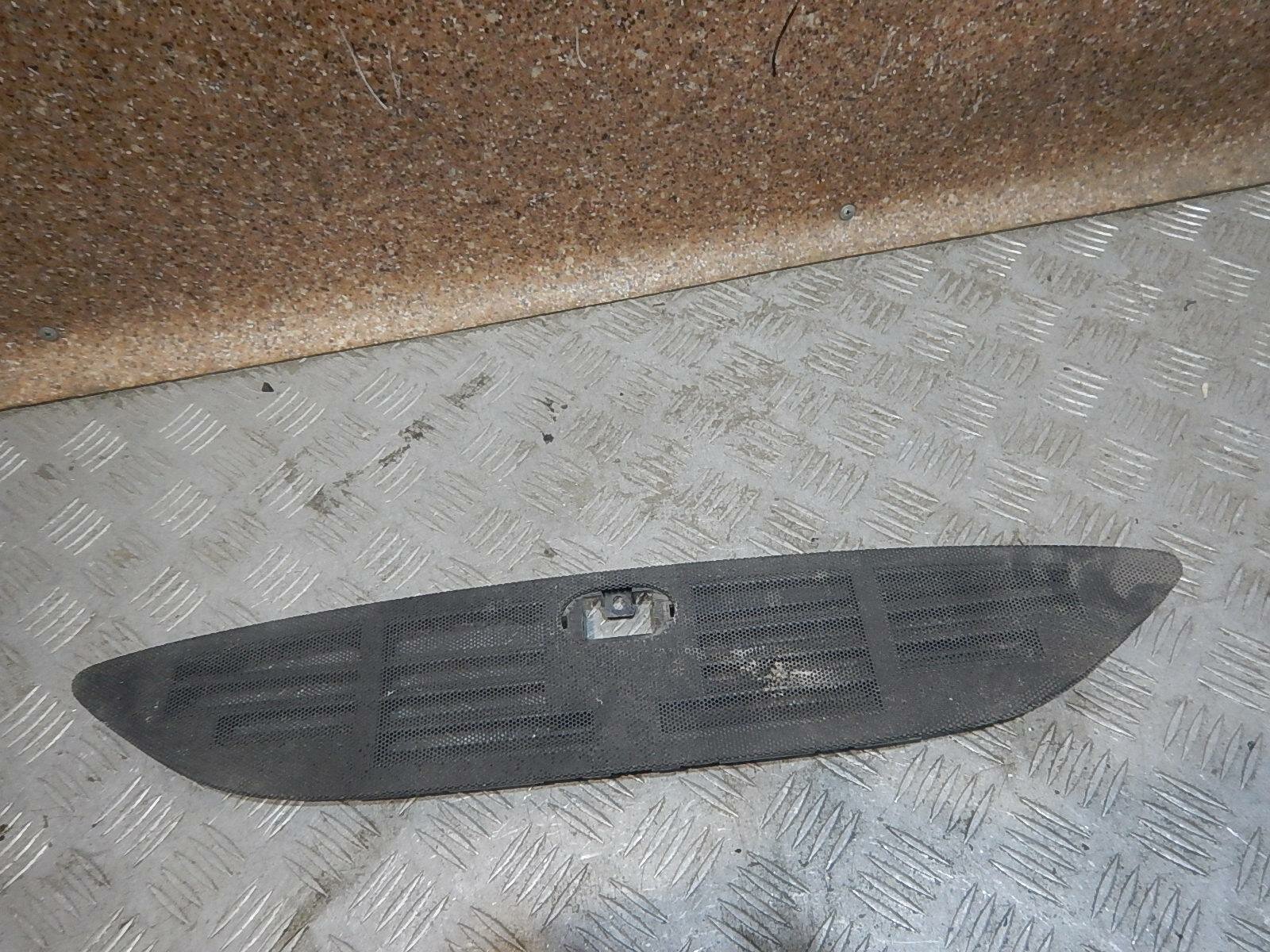 Б/У Дефлектор воздушный, Volkswagen (Фольксваген)-PASSAT B7 (10-15) VOLKSWAGEN PASSAT B7 (10-15) верхний Грязный. 460805 ...