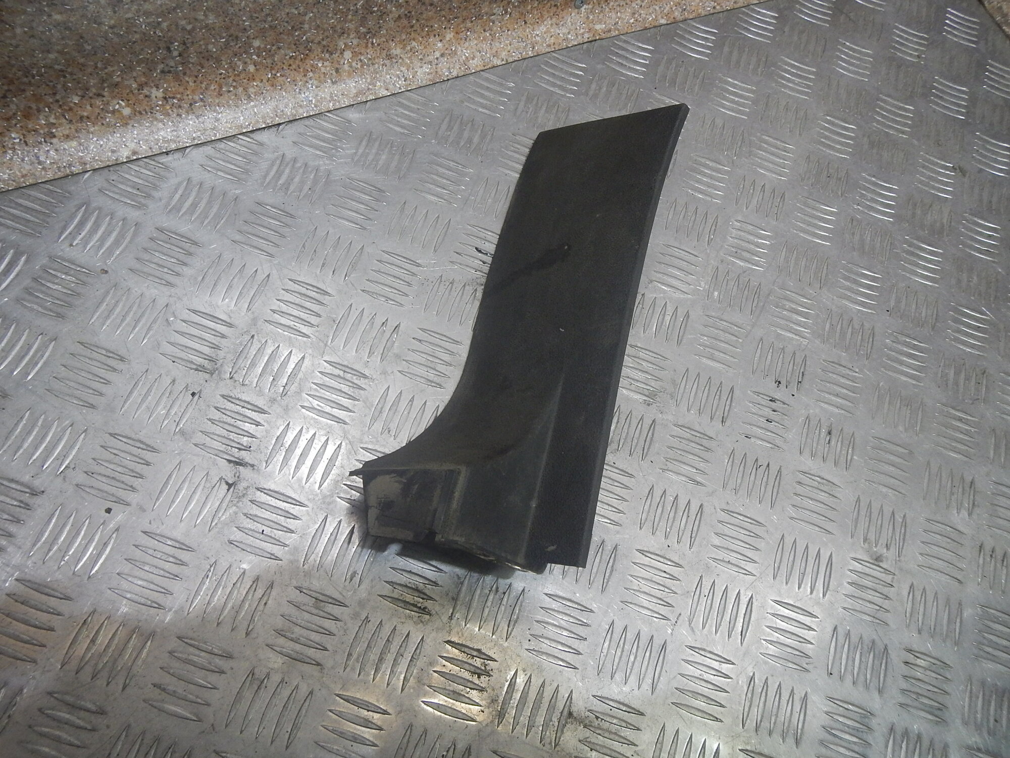 Б/У Накладка панели задка левая, Ford (Форд)-Фокус FORD FOCUS 2 (05-08) Универсал. Царапины. 243512 FORD арт. 4M51N40429