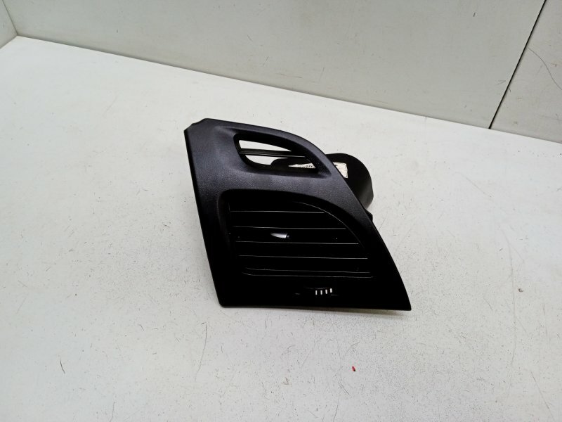 Б/У Рено Флюенс Дефлектор воздушный Renault Fluence 2010 Лев. 141961 RENAULT арт. 687610710R