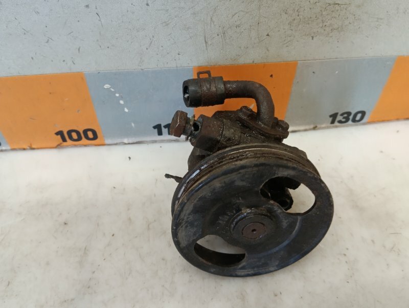 Б/У насос гур, Киа Рио 1 Насос гидроусилителя Kia Rio 2003 1, DC 304357 Hyundai-KIA арт. 0K30B32650C