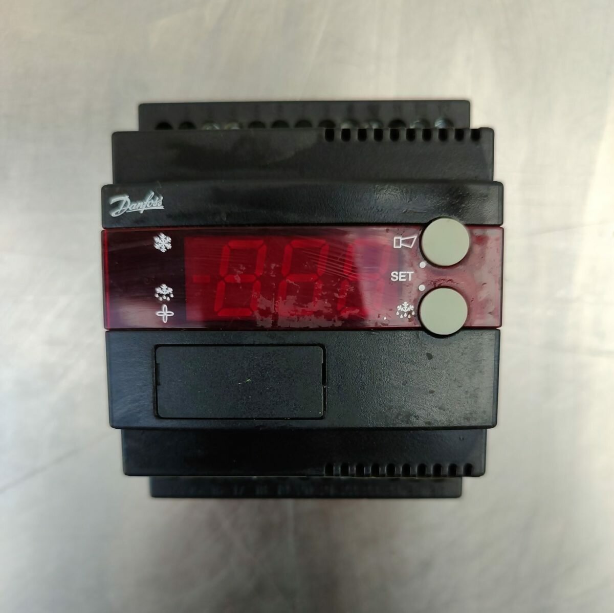 Контроллер EKC 301 Danfoss — фото 1