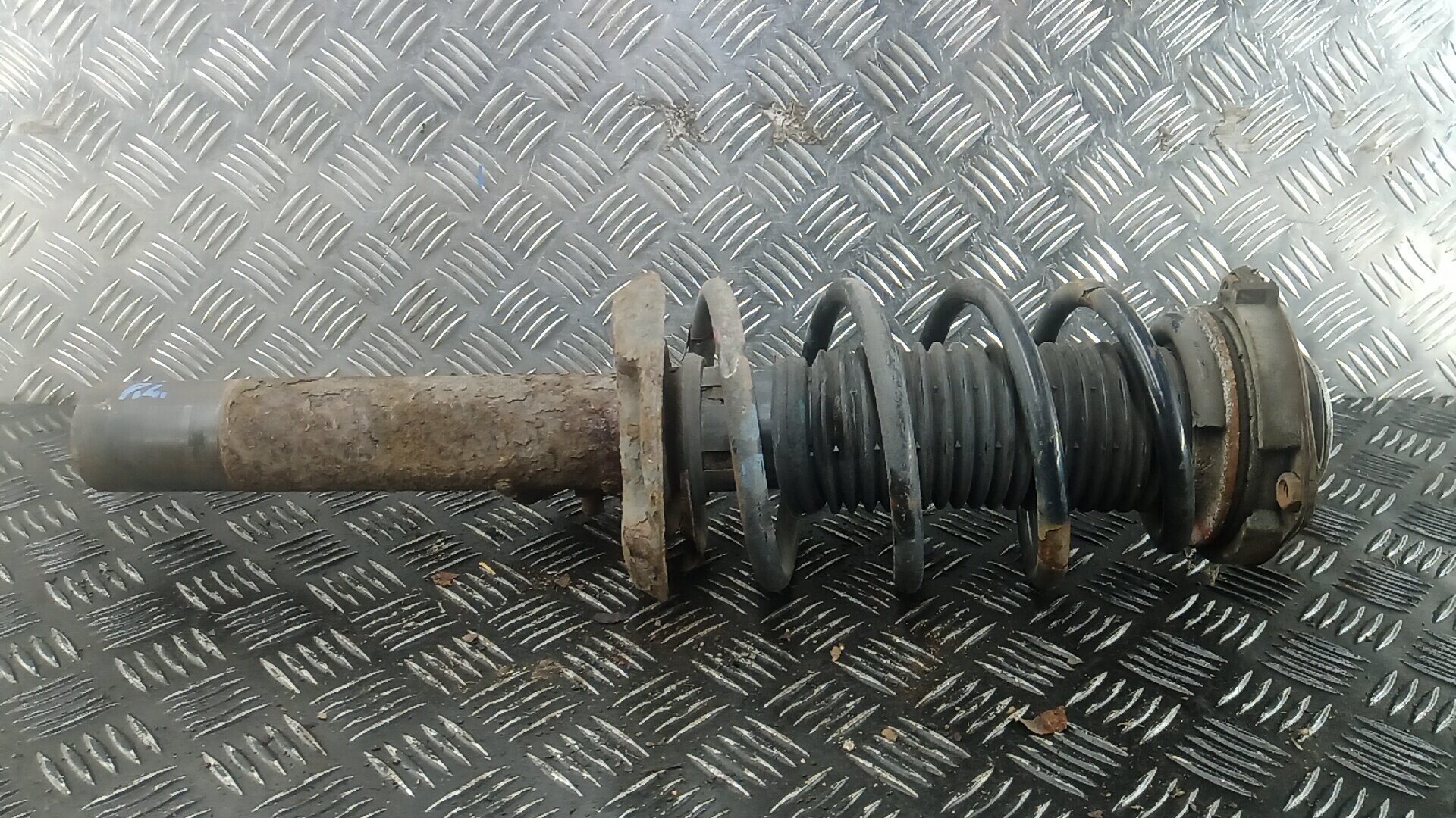 Стойка передняя левая VOLKSWAGEN JETTA 5, Номер 1T0413031GG, 1K0411105BC, 1K0412331B