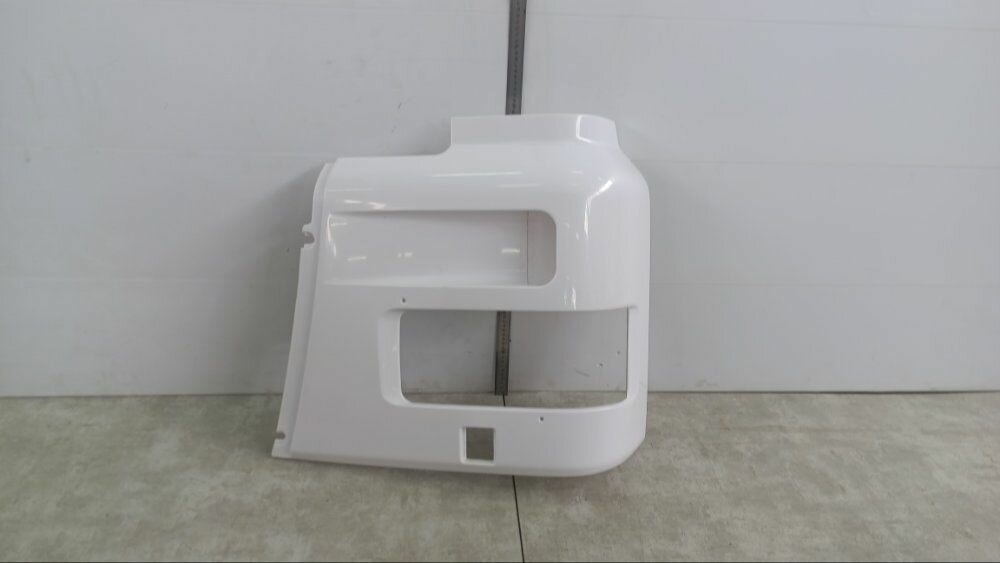 Левая часть бампера DAF XF95 EURO-2 (накладка фары) ДАФ 95ХФ