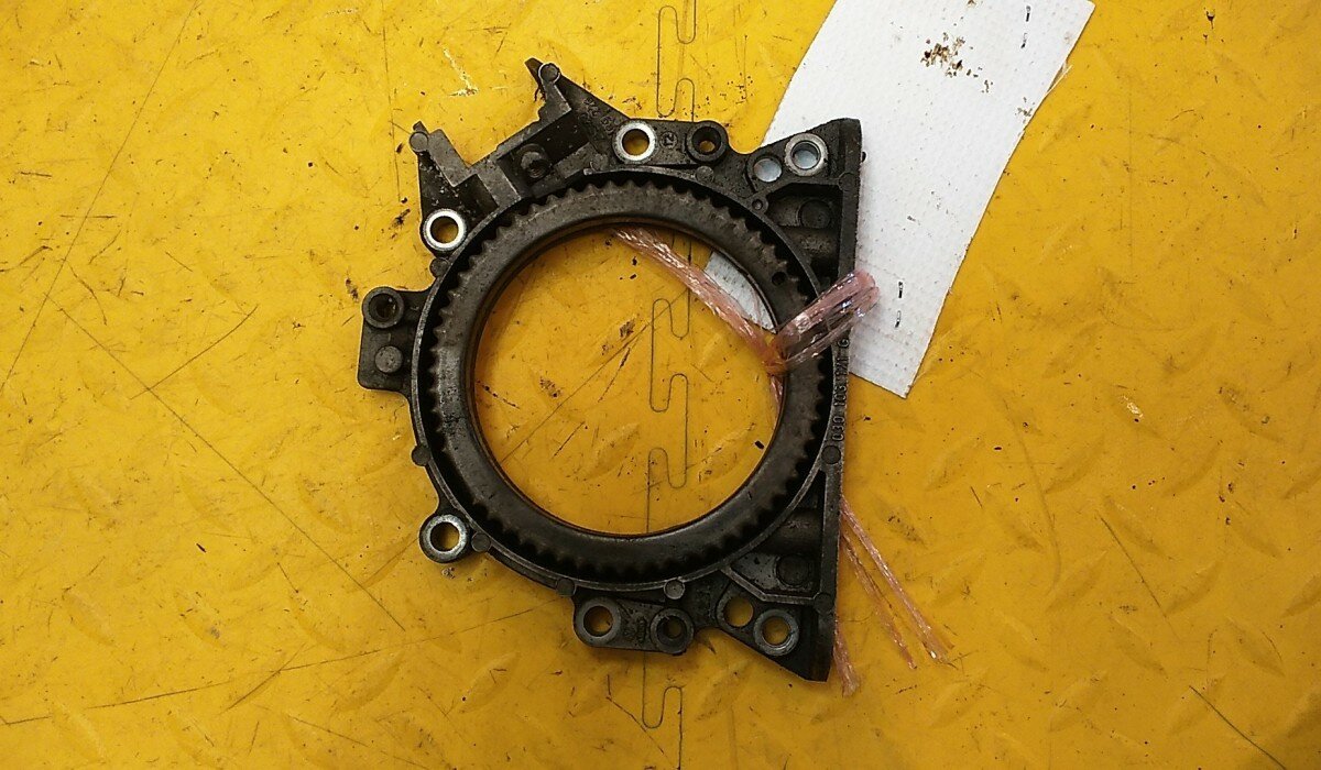 Крышка двигателя Octavia Tour (A4 1U-) Skoda 030103171G