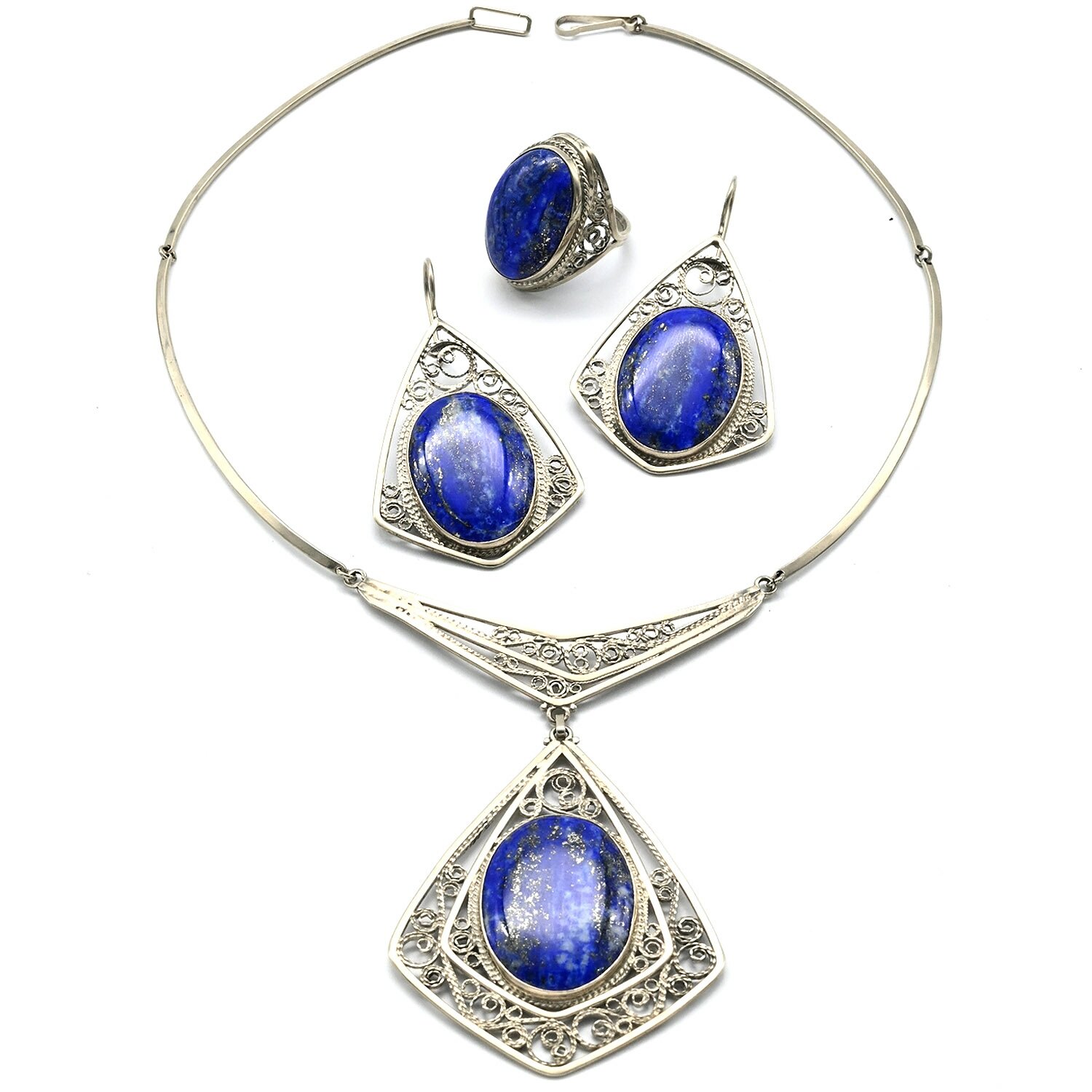 Комплект бижутерии: колье, серьги, кольцо, лазурит
