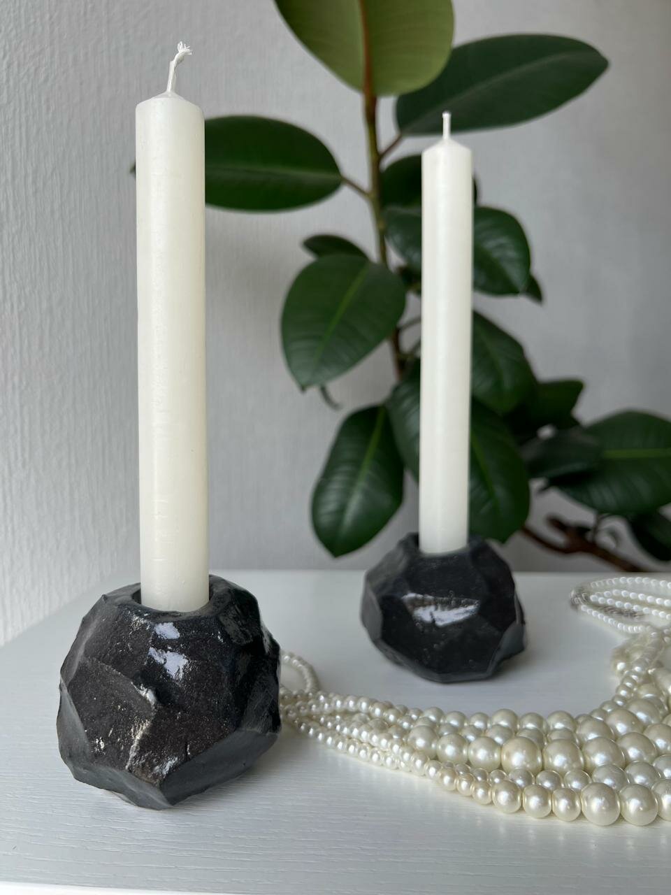 Подсвечник для одной свечи, камень, Конюх. керамика/ Konuh.ceramic (ручная работа, керамика, черный, четкие грани)