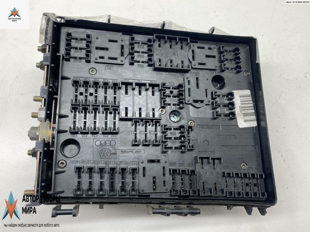 Блок предохранителей Audi A3 8P 2003 1K0937024