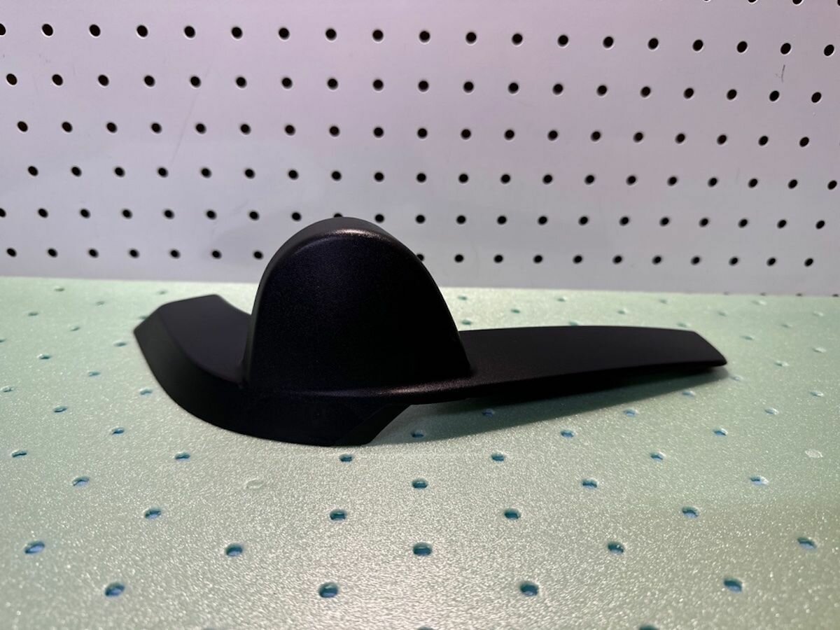 Крышка стойки зеркала правая MAN TGS TGX верхняя (МАН ТГС ТГХ)