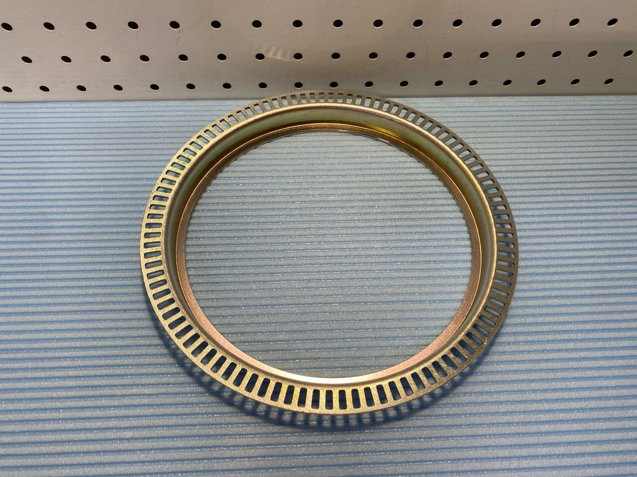 Кольцо датчика ABS задней оси (ступицы) ДАФ 105ХФ 95ХФ (Daf Xf105 95XF)